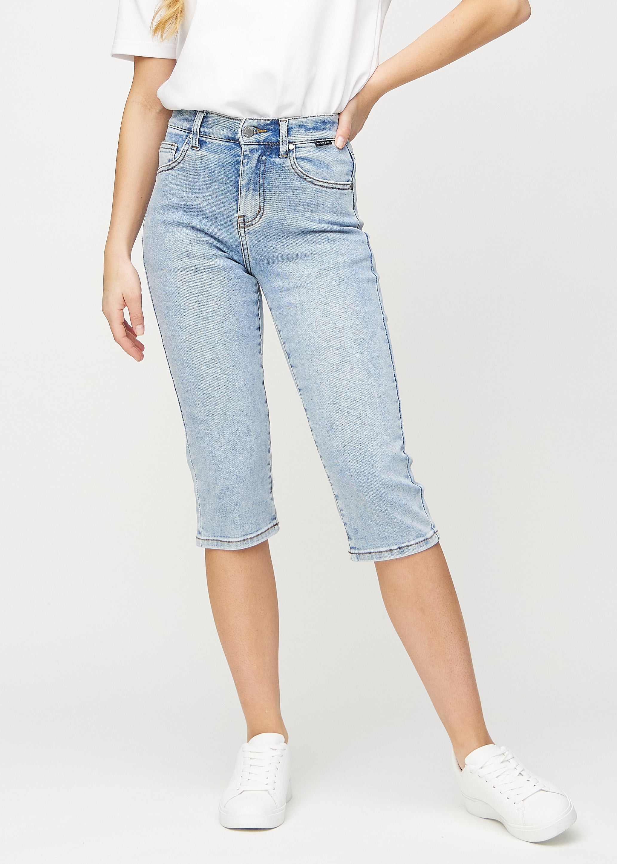 Waves™ Regular Denim Capris - Light Blue - Women | Perfect Jeans